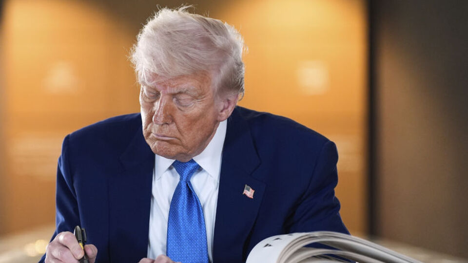 Trump, "GENIUS" tasarısını imzaladı | Son dakika ekonomi haberleri